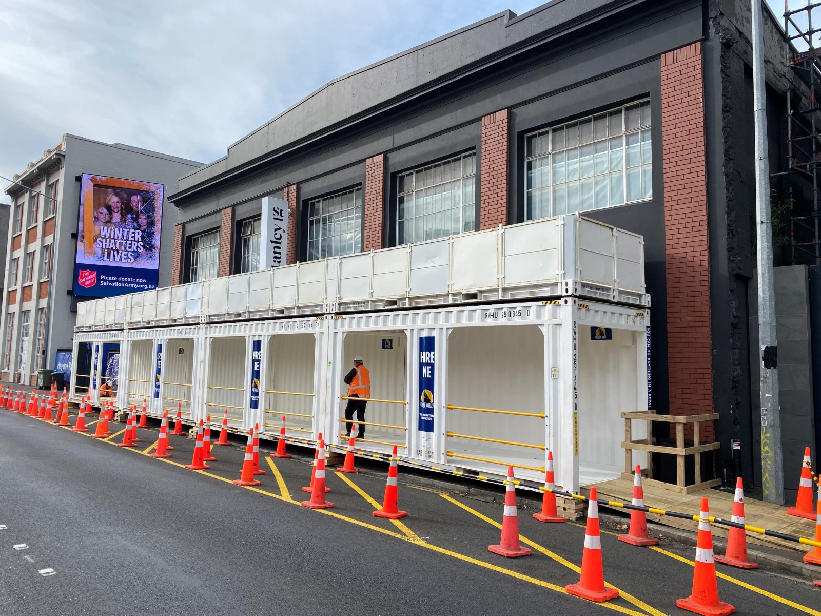 Container Hoardings Key To Overhead Safety | Royal Wolf New Zealand
